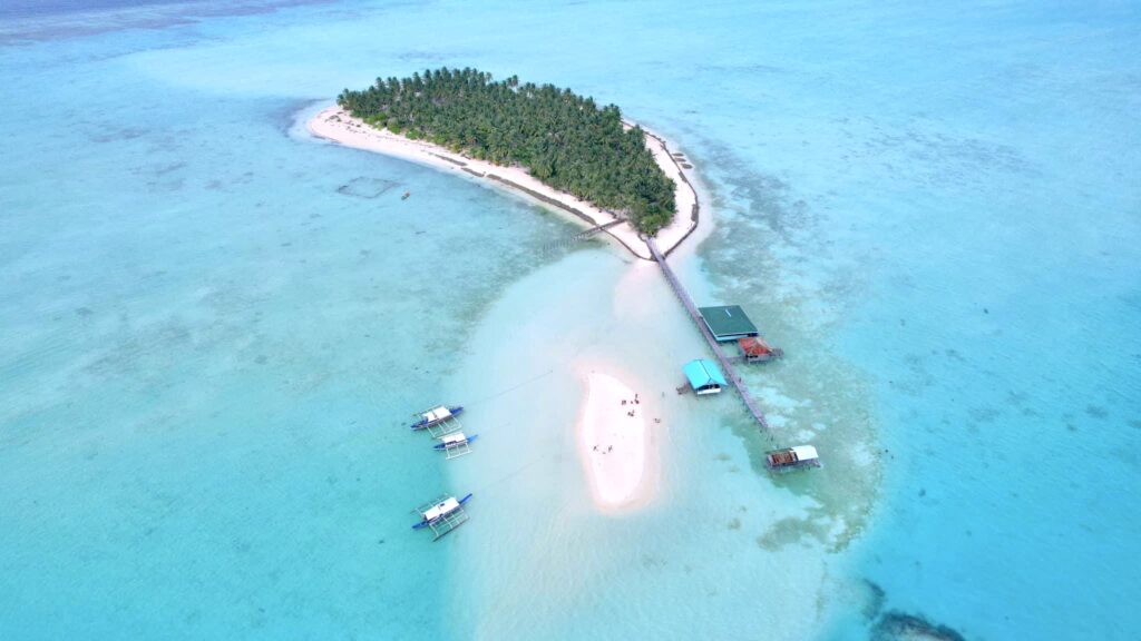 White sand beaches in the Philippines - Palawan